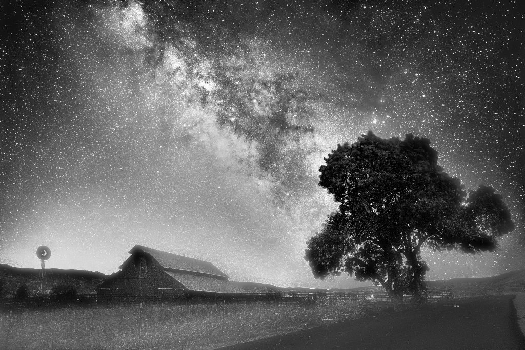 Farm Nightlight – Deep Sky Colors