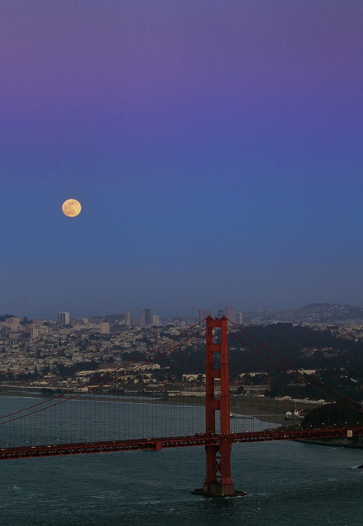 Hello Moon – Deep Sky Colors