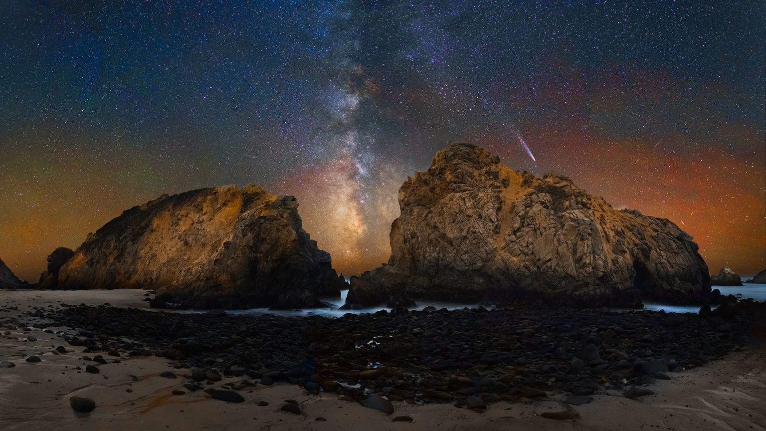Comet C/2023 A3 @ Pfeiffer Beach – Deep Sky Colors